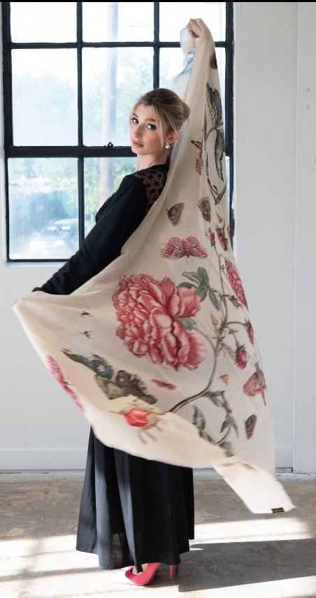 ANNA 100% cashmere Rose Print – AnnaIriongroup