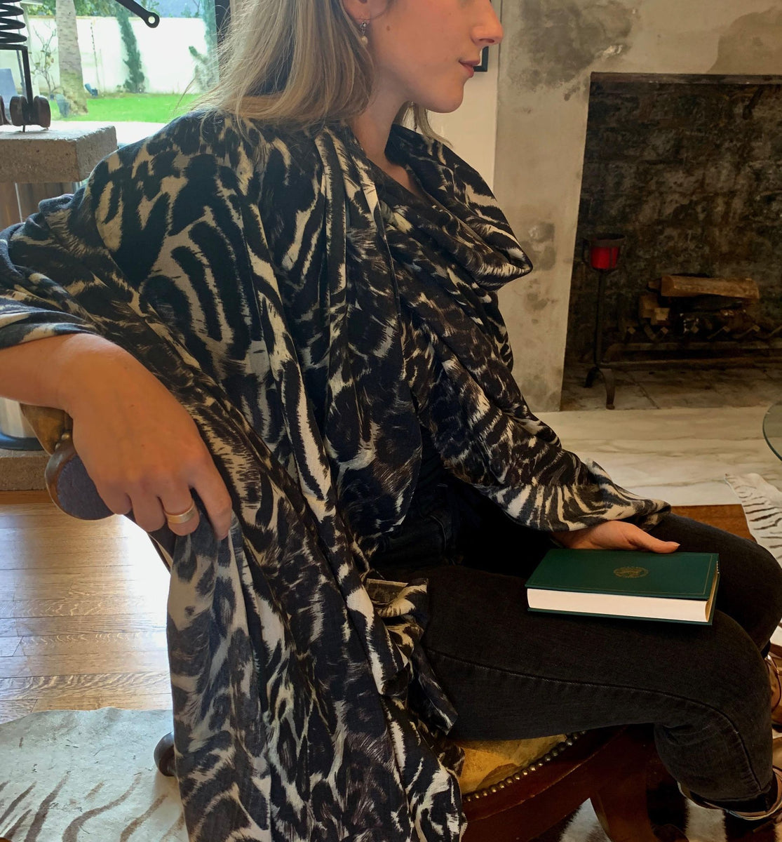 ANNA 100% Cashmere Animal Print Wrap – AnnaIriongroup